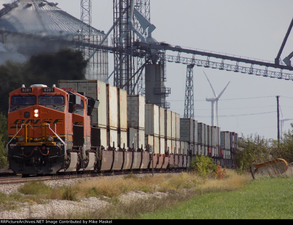 BNSF 8281